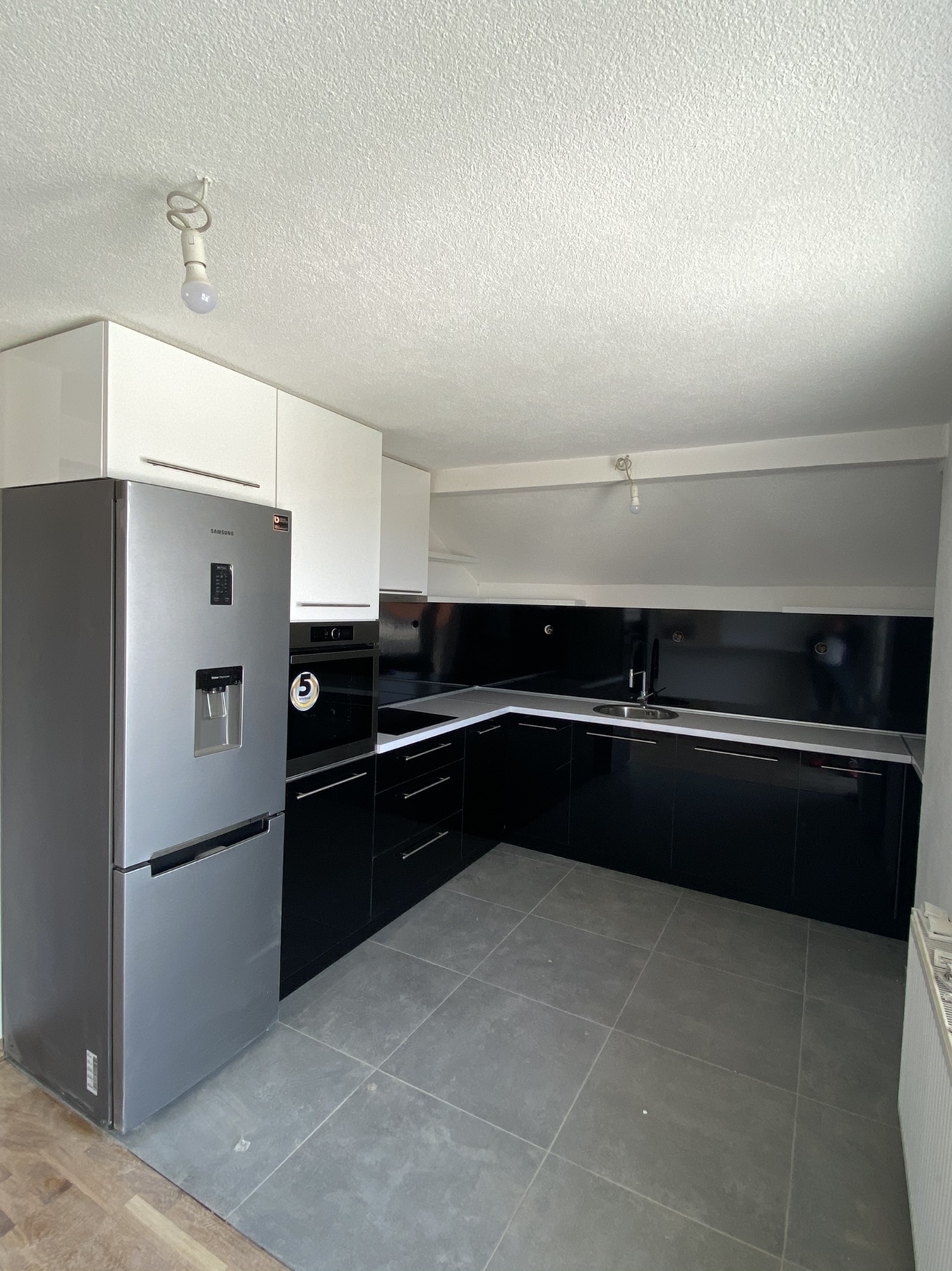 Lakirani medijapan (MDF) - Iverland